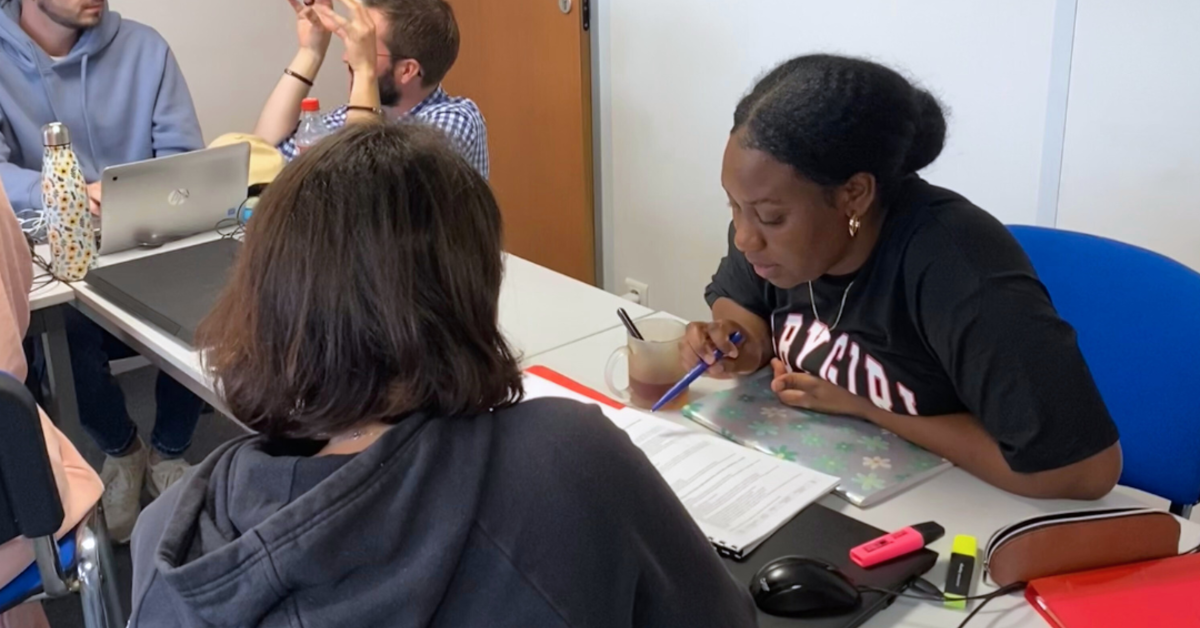 Visite des élèves assistants de vie aux familles chez Keyform ...